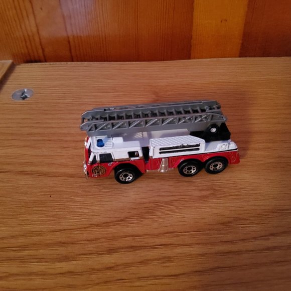 Matchbox | Toys | 982 Matchbox Ladder Truck Realtoy Nissan Ladder Truck ...